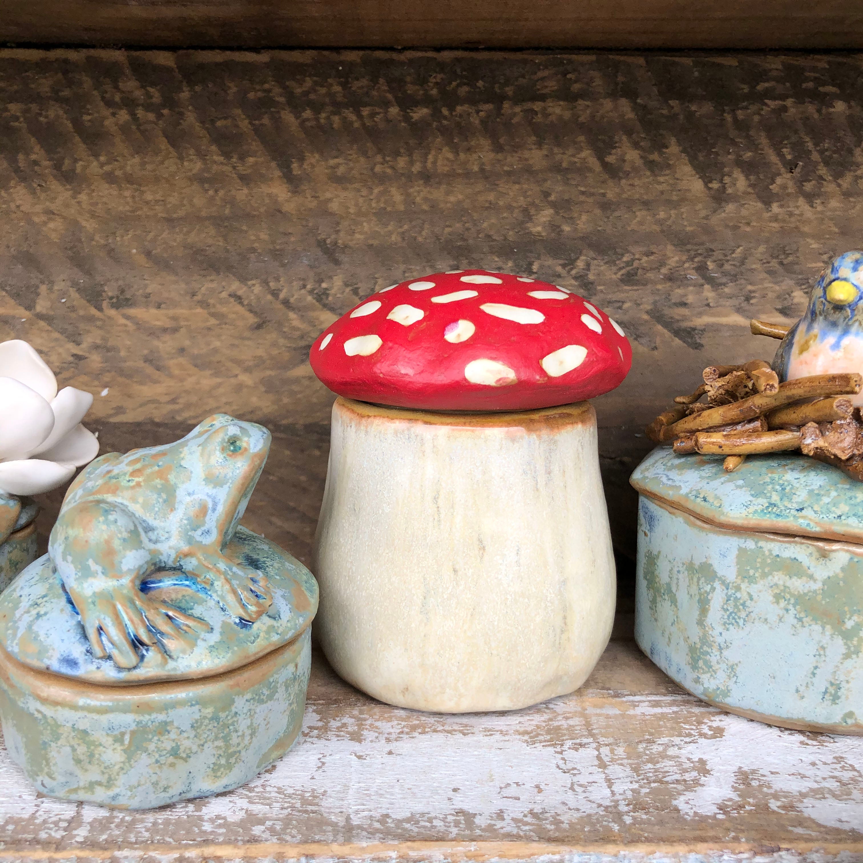 Tall Mushroom box | Vixon's Pottery