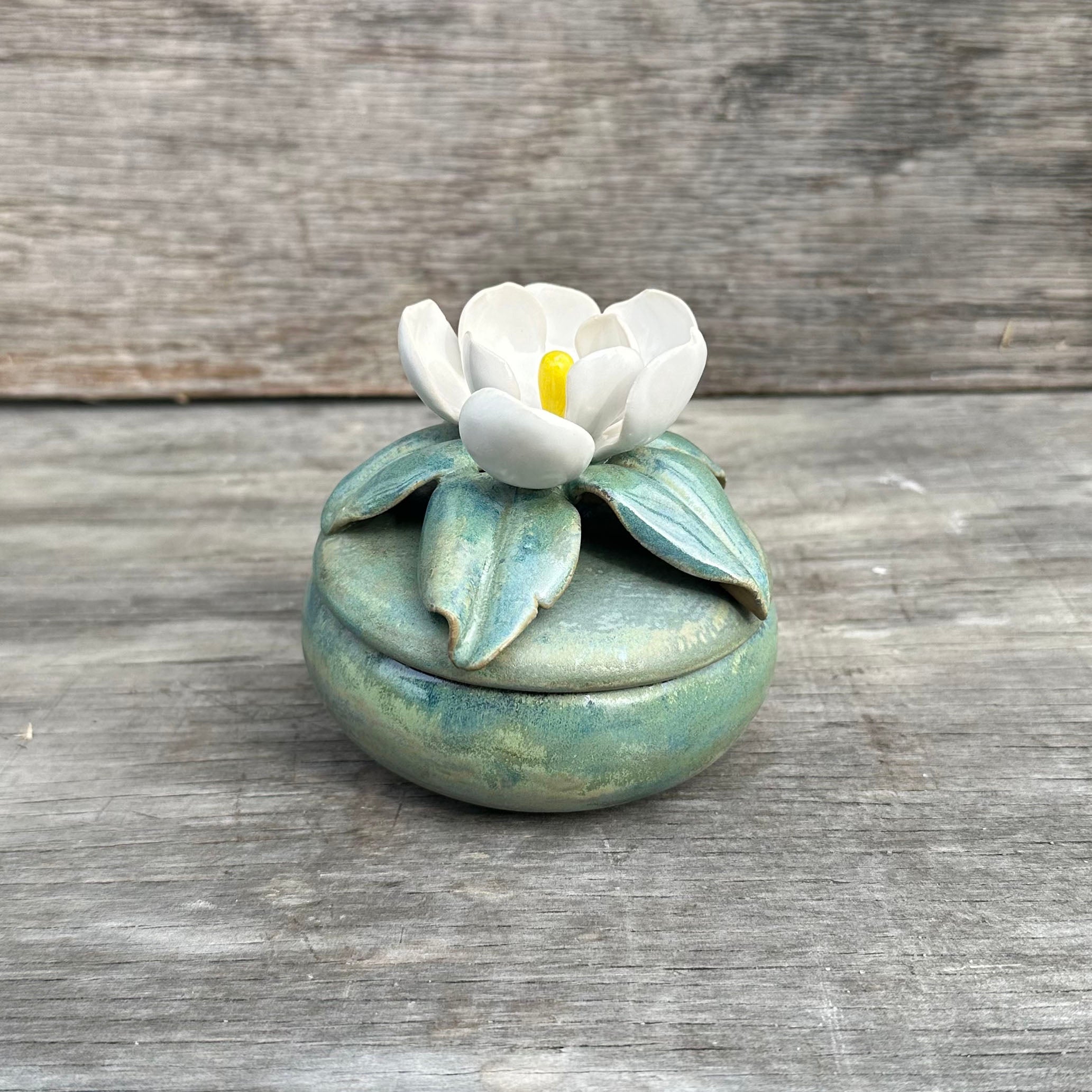 Round Magnolia Box | Vixon's Pottery