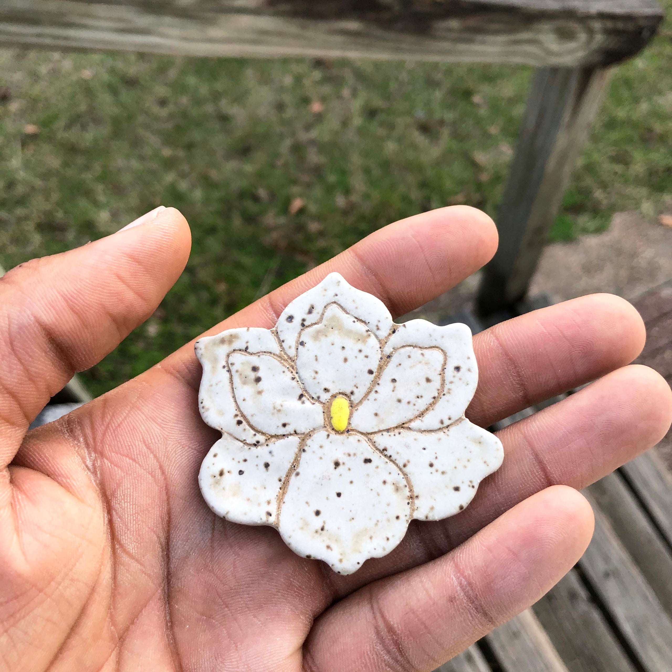 Handcrafted. Magnolia Magnet | Vixon's Pottery